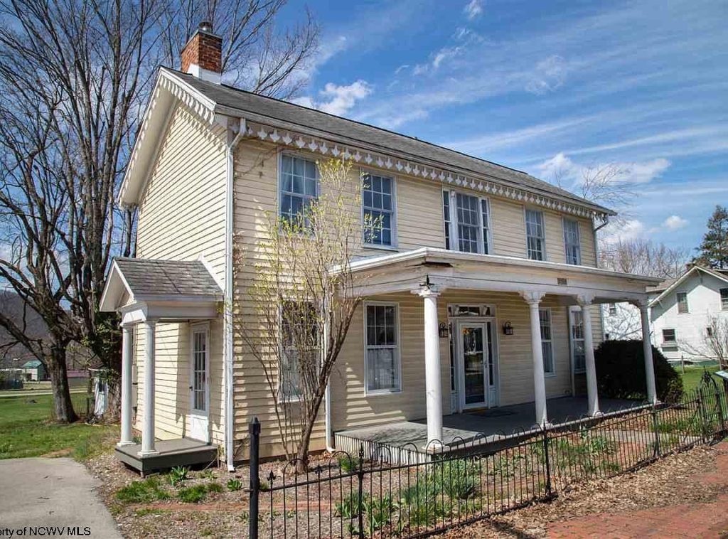Sold. Birkett-Cresap House, Circa 1902. Over one acre in West Virginia ...