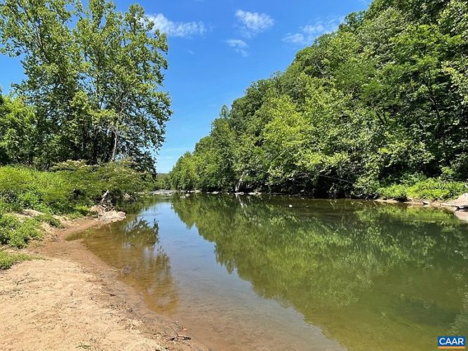 Riverfront farm in Virginia. On 12 acres. Circa 1888. $279,000 – The ...