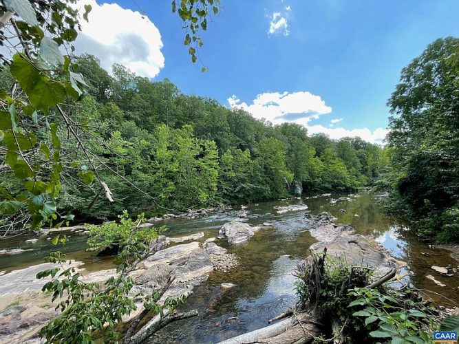 Riverfront farm in Virginia. On 12 acres. Circa 1888. $279,000 – The ...