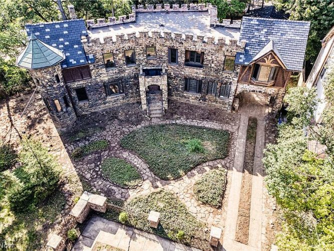 Sold. Deal of the Day! Own a castle! Circa 1924 in Cleveland, Ohio ...