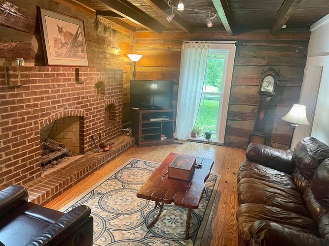 Oldest house in the county! Almost two acres in Kentucky. Circa 1797 ...