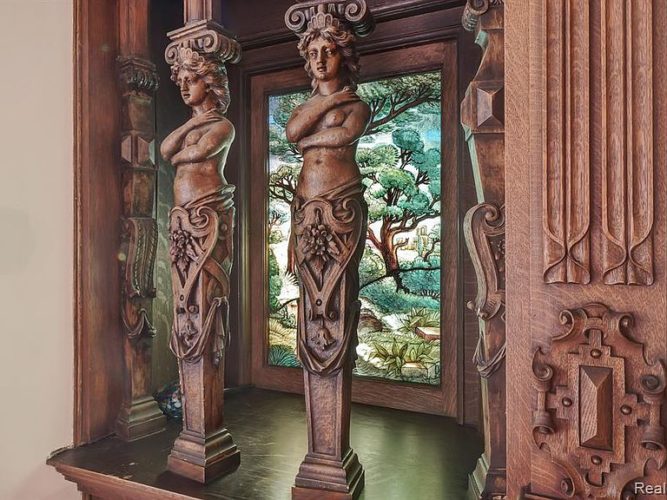 OMG, the details! Plasterwork is incredible! Circa 1906 in Michigan ...