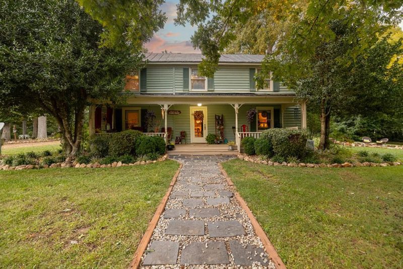 Harding Place Farm, Circa 1900. On 12 acres in Virginia. $399,900 – The ...