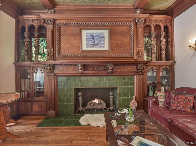 OMG, the details! Plasterwork is incredible! Circa 1906 in Michigan ...