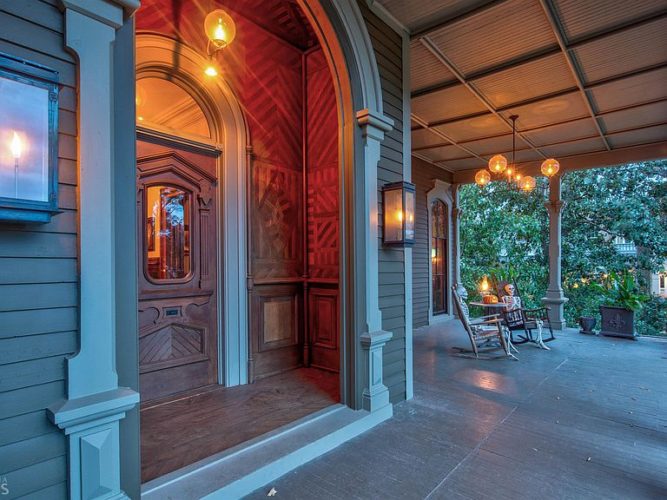 STUNNING! Stranger Things House. The Creel House, Circa 1882 in Georgia ...
