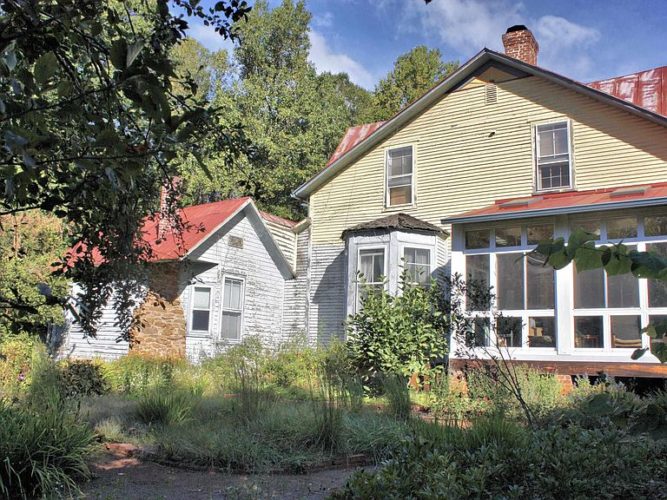 Arrowhead Farm, Circa 1880. On 161 acres in Virginia. $1,700,000 – The ...