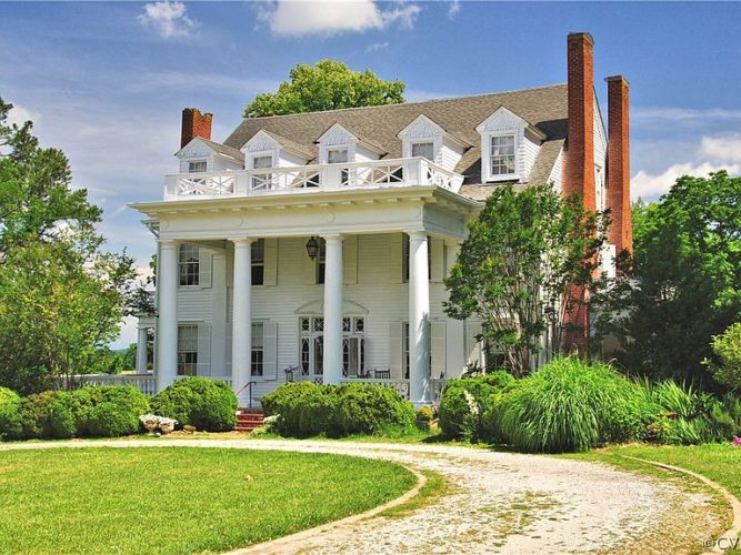 Eldon, Circa 1825. On 25 acres in Virginia. $650,000 – The Old House Life