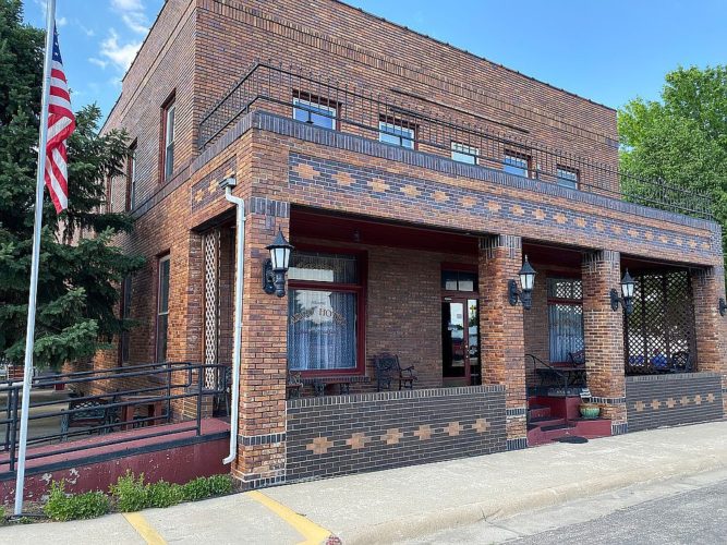 Historic Argo Hotel, Circa 1912 in Nebraska. Large building with 12,000 ...