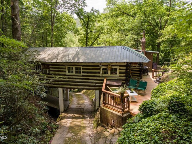 Sold. Two houses in the Tennessee mountains! Over 4 acres. $325,000 ...