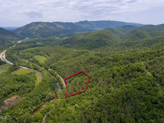Sold. Two houses in the Tennessee mountains! Over 4 acres. $325,000 ...