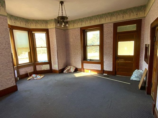 Sold. On 11 acres! 5,000 square feet. The Herrman House in Kansas ...