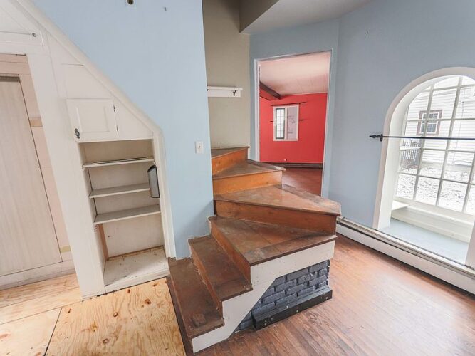 Dr. Bloomfield House, Circa 1930 in Illinois. $269,900 – The Old House Life