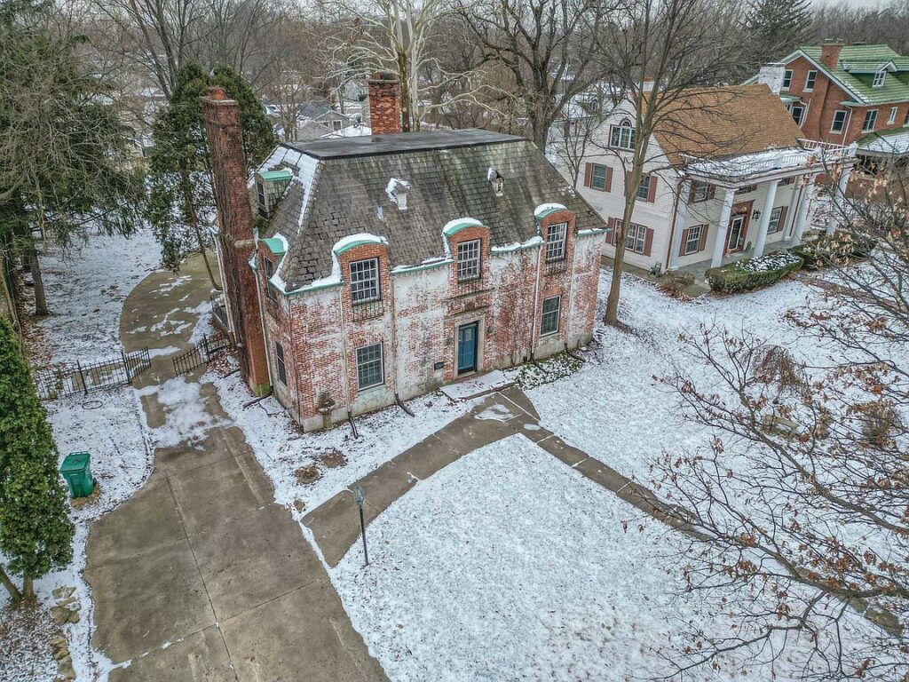 Dr. Bloomfield House, Circa 1930 in Illinois. $269,900 – The Old House Life