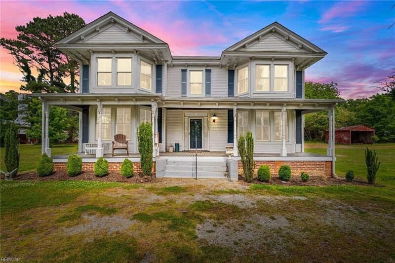 Over an acre in Virginia. Vintage light fixtures! Circa 1870. $205,000 ...