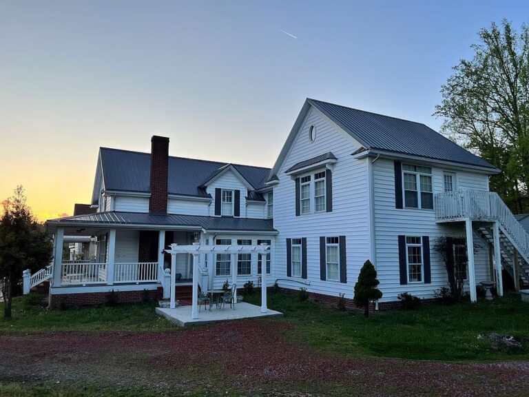 Has a guest house! Over an acre in Virginia. $279,500 – The Old House Life