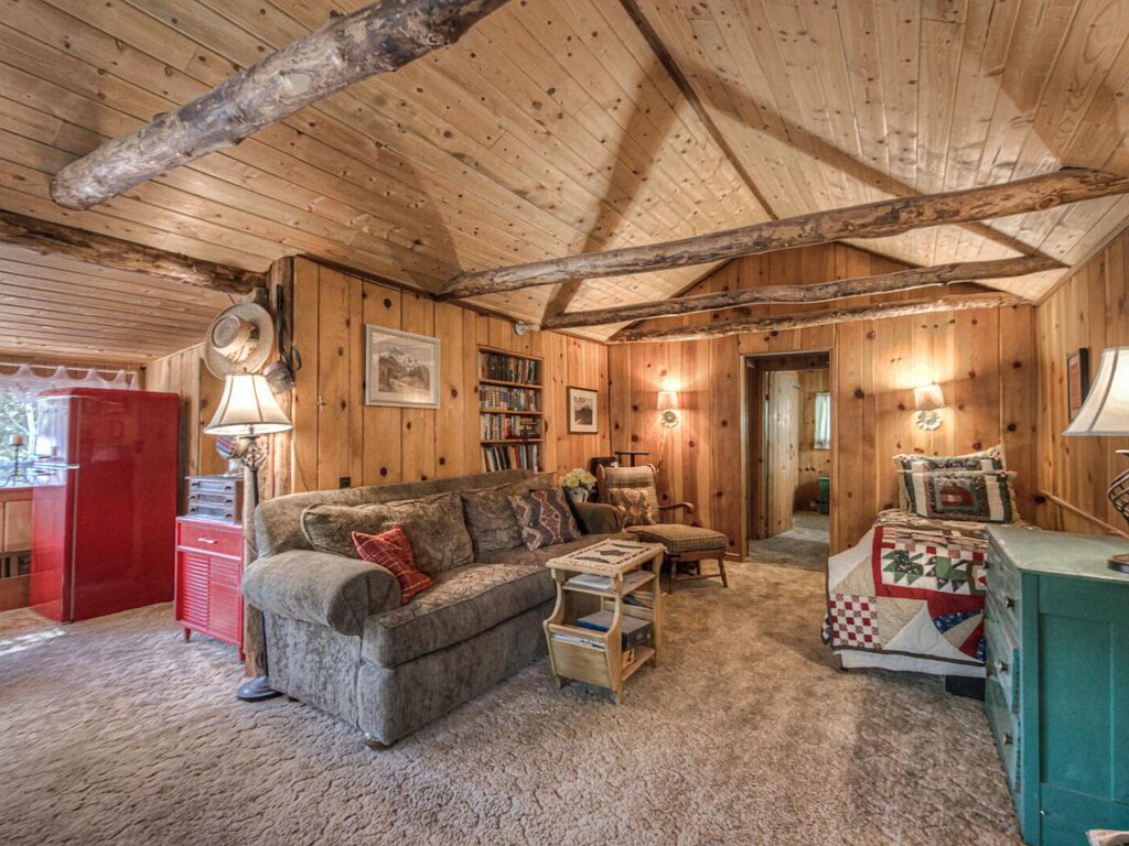 Rustic Colorado Cabin. Circa 1924. $249,000 – The Old House Life