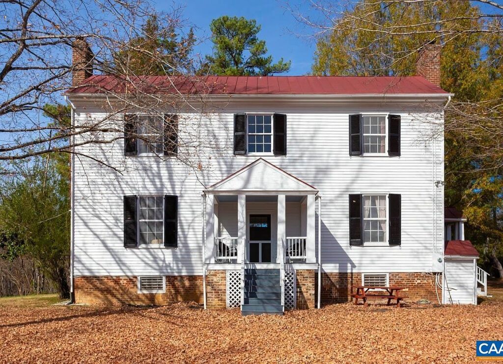 Oh my! In love with this one! Circa 1830. On 196 acres in Virginia ...