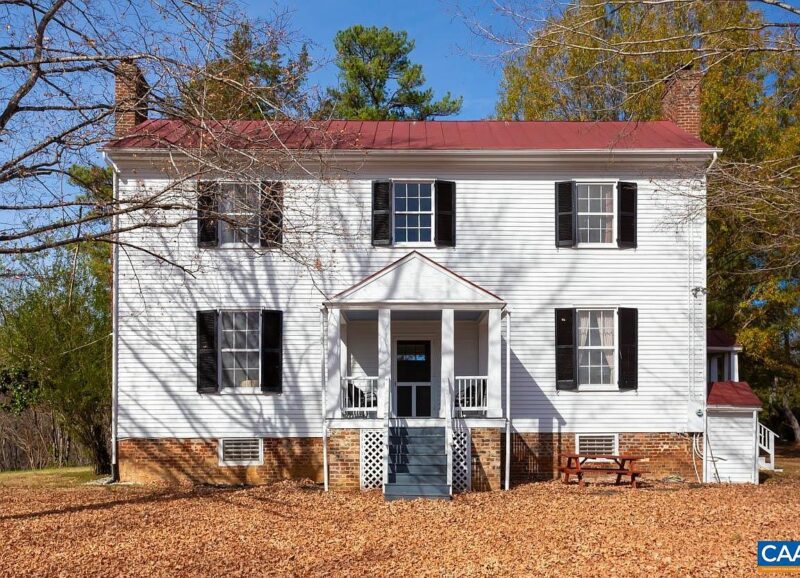 Oh my! In love with this one! Circa 1830. On 196 acres in Virginia ...