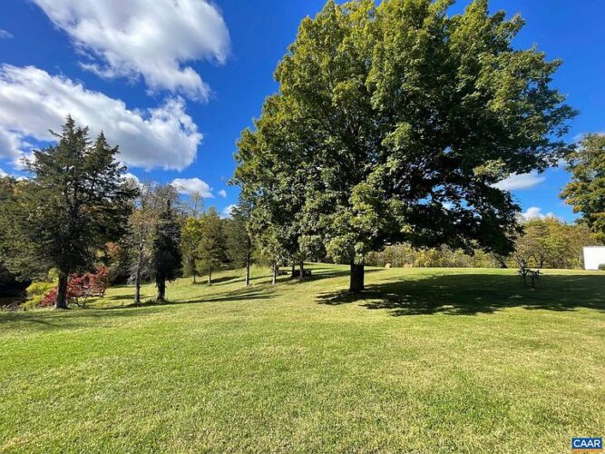 Oh my! In love with this one! Circa 1830. On 196 acres in Virginia ...