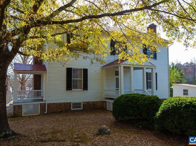 Oh my! In love with this one! Circa 1830. On 196 acres in Virginia ...