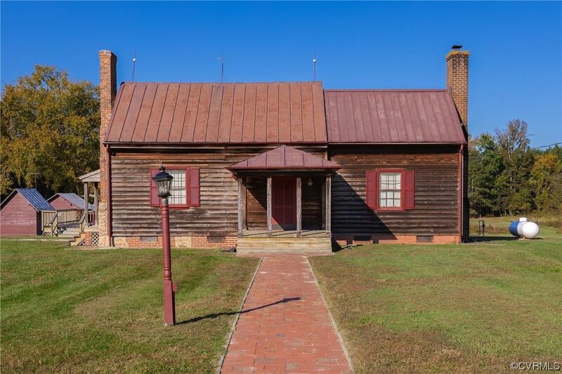 Original details! The Craddock House, Circa 1834. Over 7 acres in ...