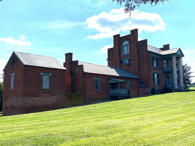 Oh my! The Mansion at Fort Chiswell. Circa 1840. On 15 acres in ...
