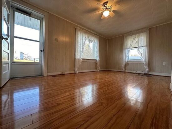 Pretty view! Large basement! Circa 1930 in Virginia. $109,900 – The Old ...
