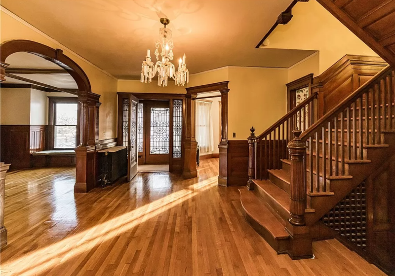 Inventor of motion picture machine lived here! Over an acre in New York ...