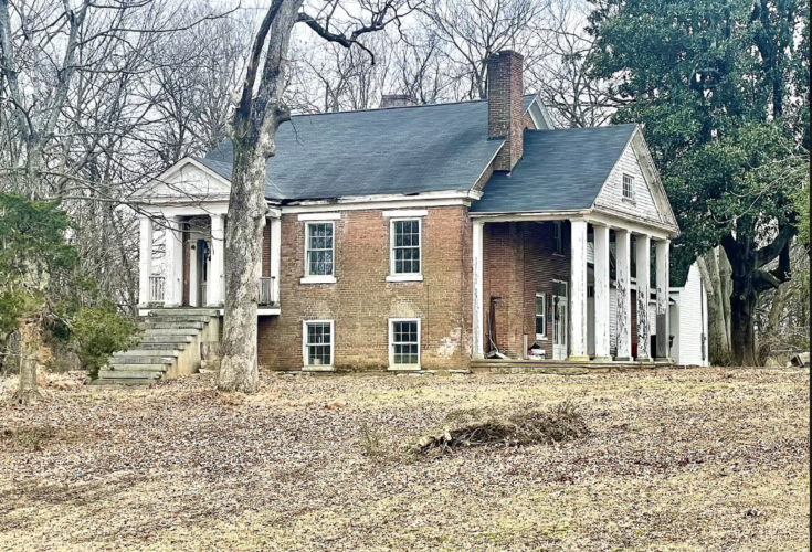 Circa 1825! Almost three acres in Kentucky. $150,000 – The Old House Life
