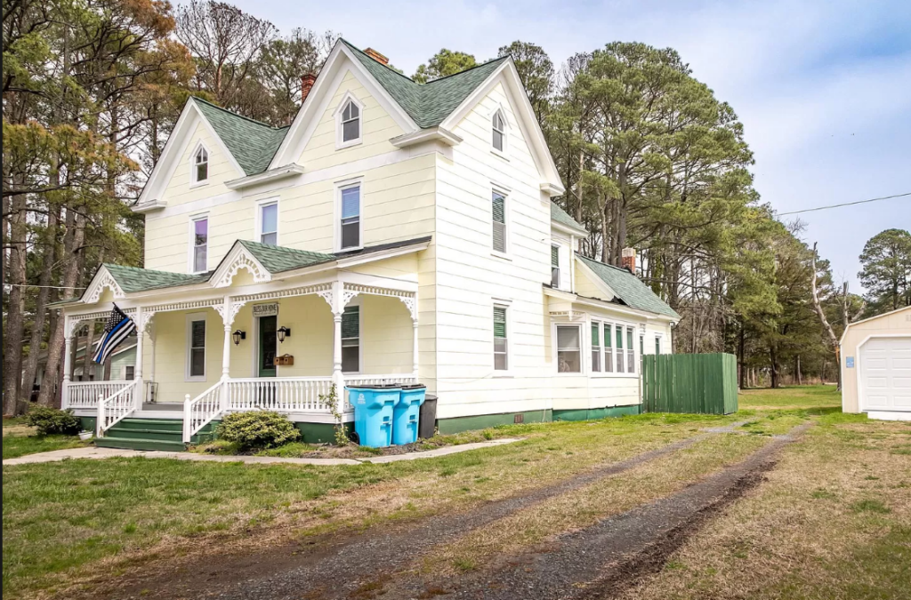 Beautiful fretwork inside! Circa 1900. Over 1 1/2 acres in Maryland ...