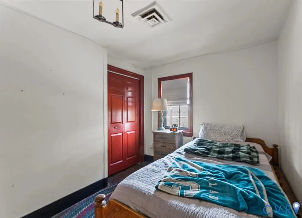 Circa 1783! Historic Bagby House. Has a guest cottage. On 11 acres in ...