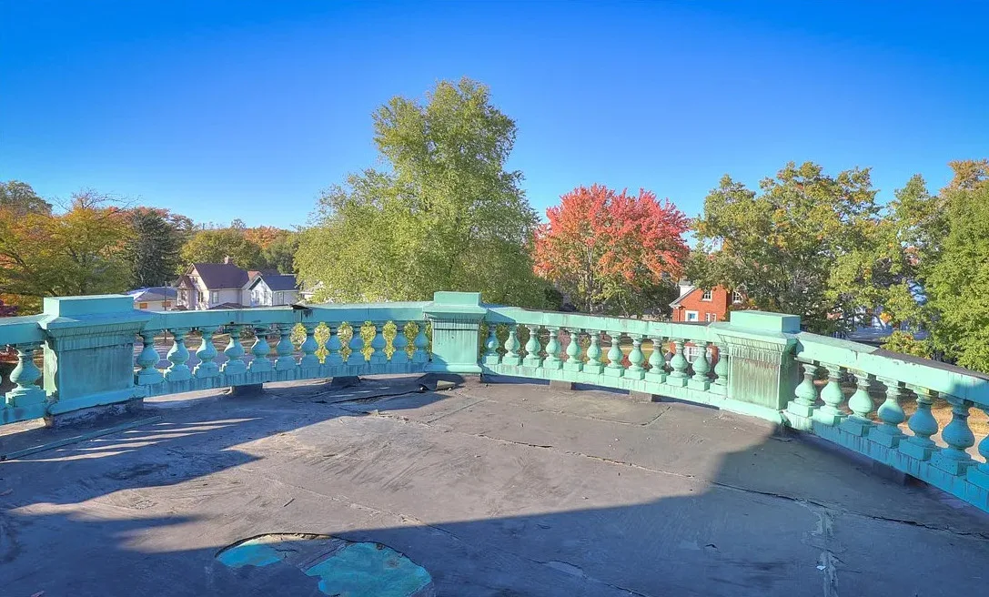 $299,900! The Powers Mansion. Over 7,000 square feet in Illinois. – The ...