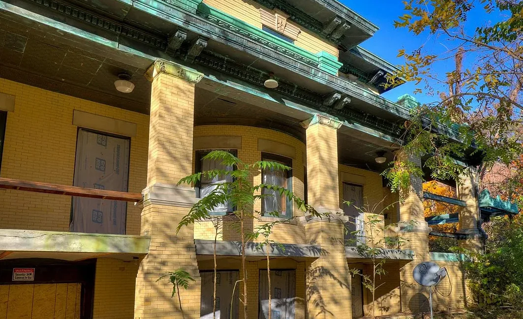 $299,900! The Powers Mansion. Over 7,000 square feet in Illinois. – The ...