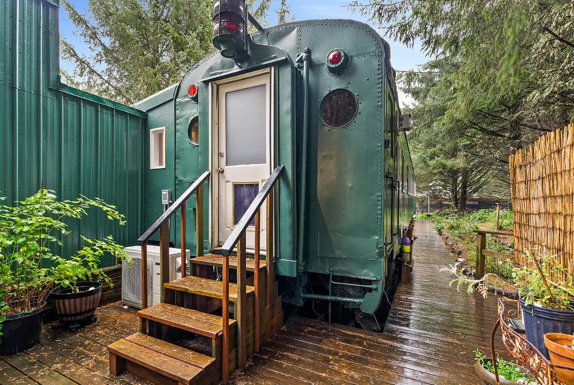 All Aboard! Beach access in Washington! C. 1945. $780,000 – The Old ...