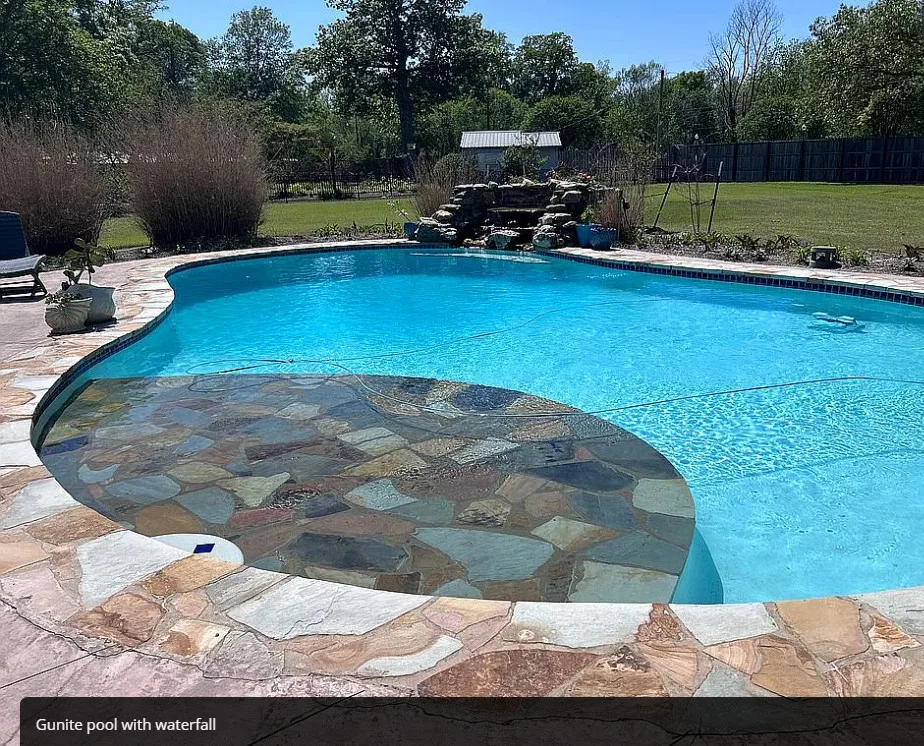 Look inside! That closet is amazing! Two acres in Mississippi. $325,000 ...