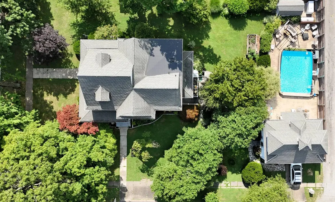 Has a pool! Circa 1900 in Illinois. $285,000 – The Old House Life