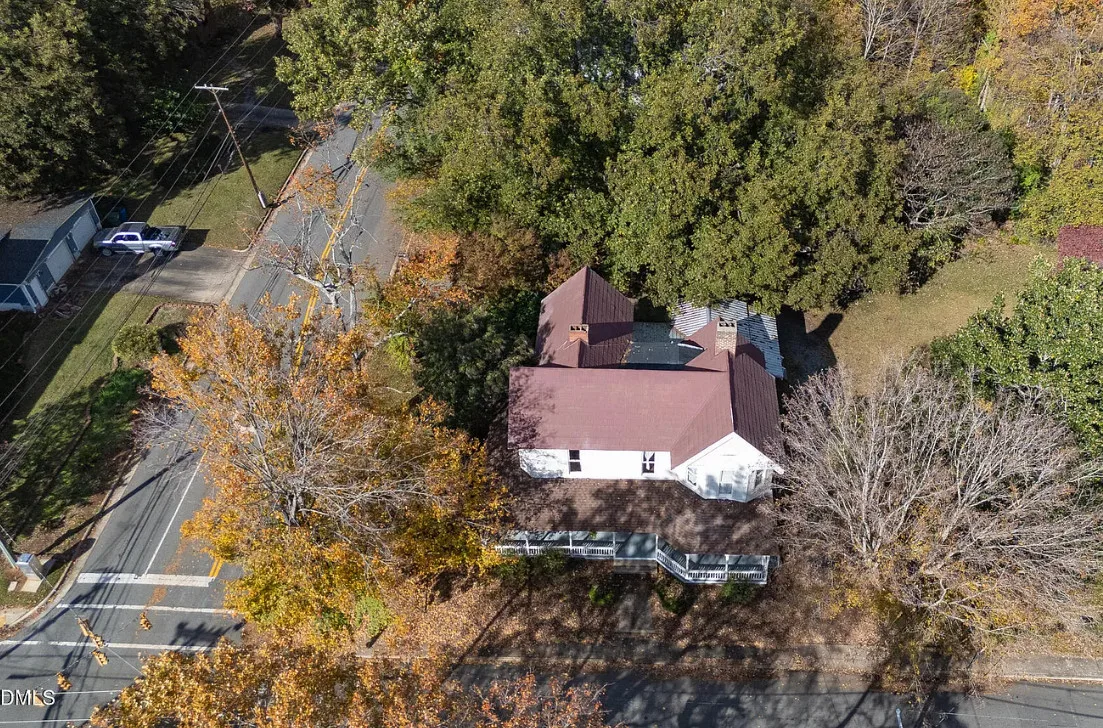 Now that’s a porch! Pretty details inside! Dr. William Long house in ...