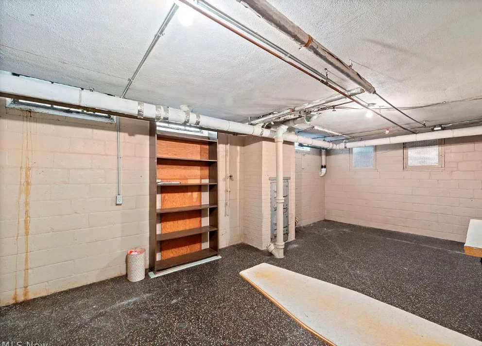 Diamond in the Rough! So much potential! C. 1928 in Ohio. $225,000 ...