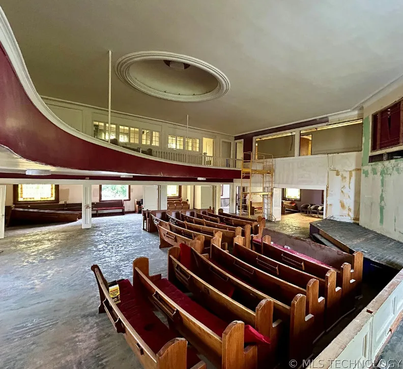 $115,000! Beautiful stained glass! Circa 1921 in Oklahoma. – The Old ...